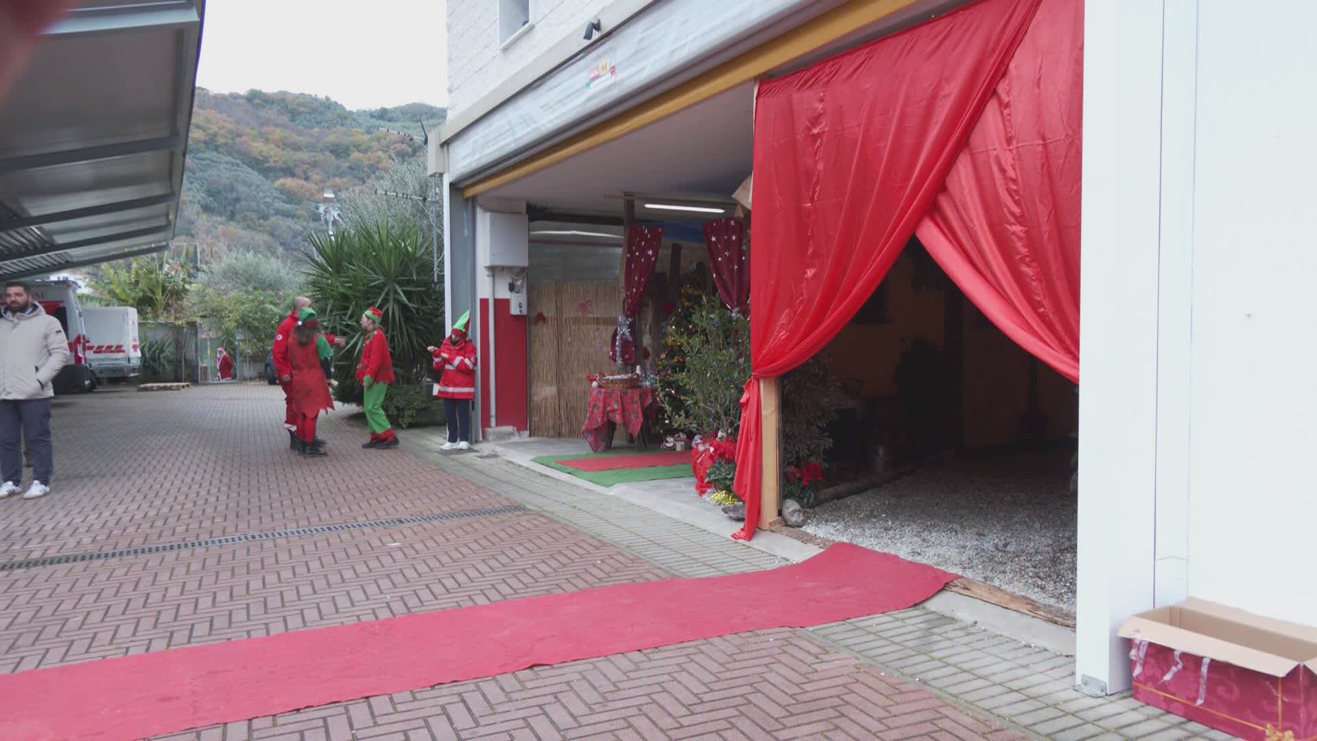 Inaugurato il presepe della Croce Rossa di Cogorno, prime classi in ...