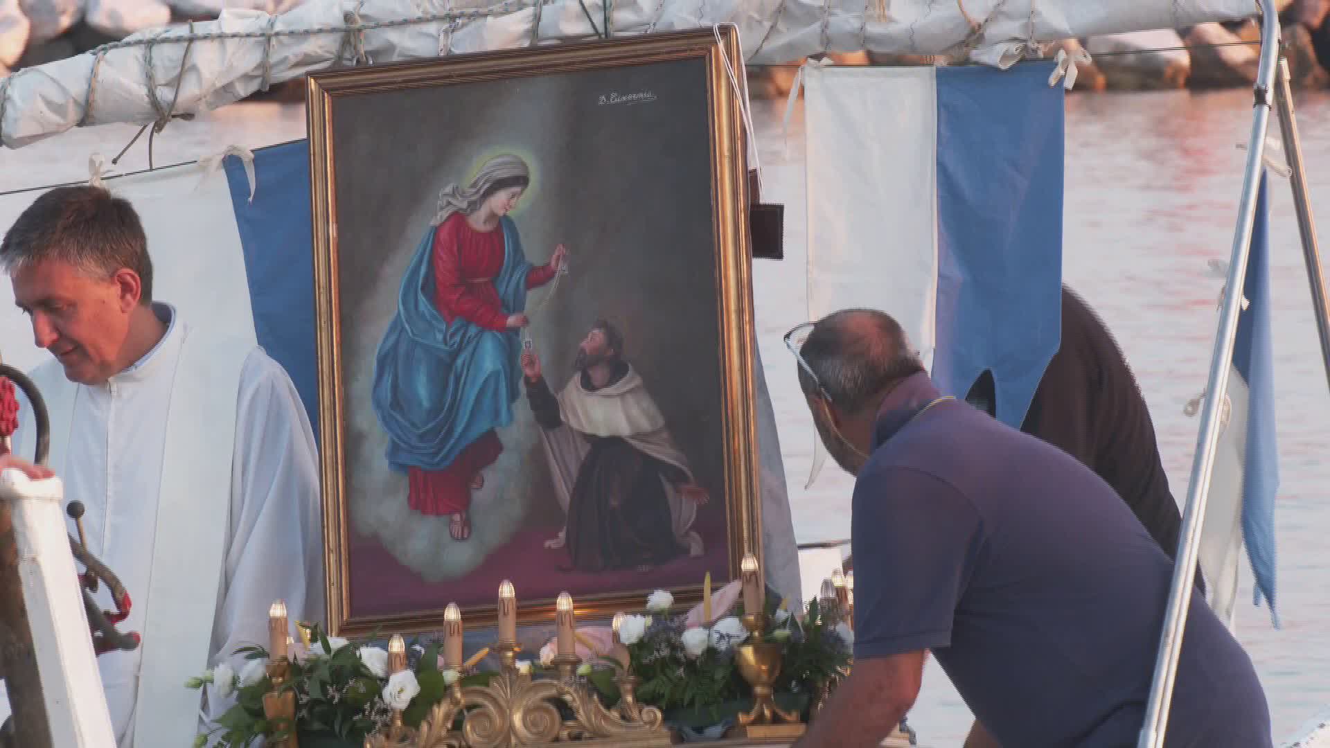A Lavagna l’arrivo dell’immagine della Madonna del Carmine dal mare ...